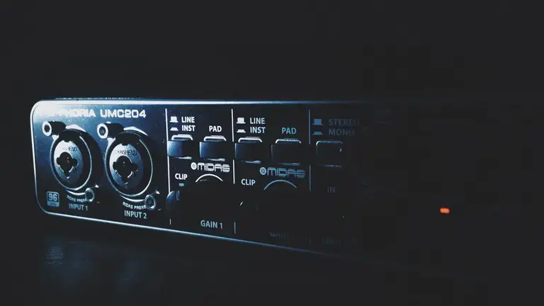 7 Best Audio Interfaces for Guitar Recording in 2026 | Equipboard