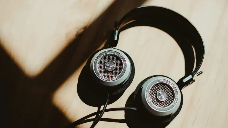 7 Exceptional Audiophile Headphones That Redefine Listening in 2026 ...