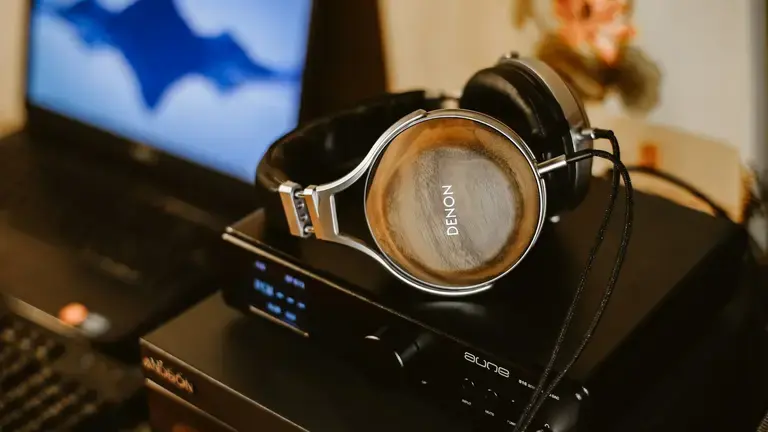 7 Exceptional Audiophile Headphones That Redefine Listening in 2026 ...