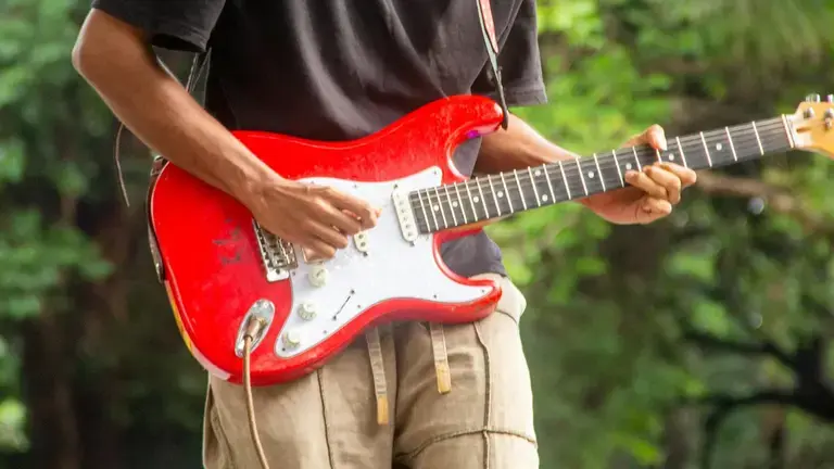 Best 8 Starter Electric Guitars 2026: Beginner's Guide | Equipboard