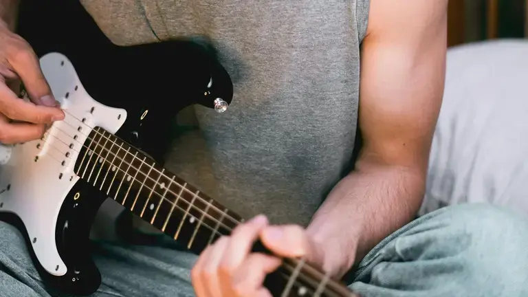 Best 8 Starter Electric Guitars 2026: Beginner's Guide | Equipboard