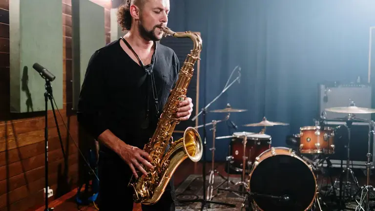 Best Tenor Sax Guide 2026: Student to Professional Saxaphone Models ...