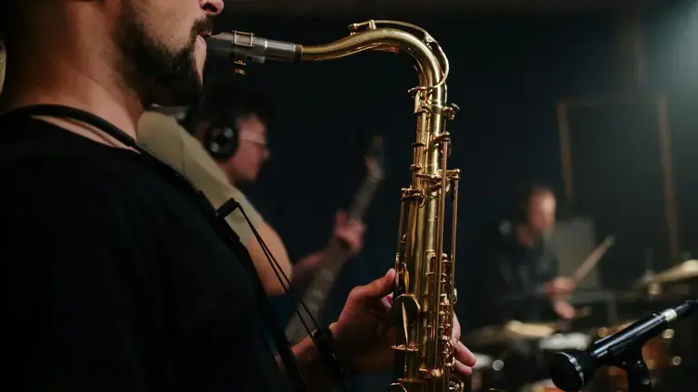 Best Tenor Sax Guide 2026: Student to Professional Saxaphone Models ...