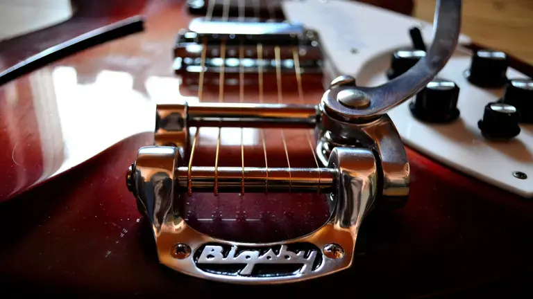 Guitar Bridges Guide: Fixed, Tremolo & Everything In Between | Equipboard