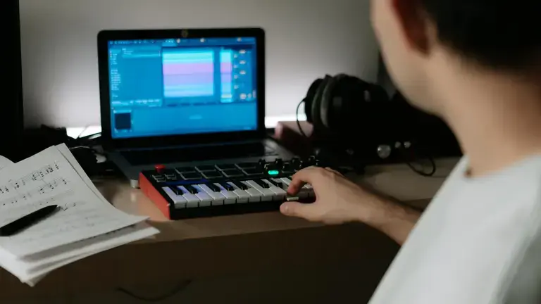 7 Best Laptops for Music Producers: 2026 Ultimate Guide | Equipboard