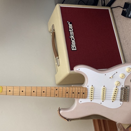 Fender MIJ Stratocaster - What To Know & Where To Buy | Equipboard