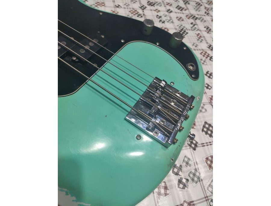 Fender Precision Bass - ranked #2 in Electric Basses | Equipboard