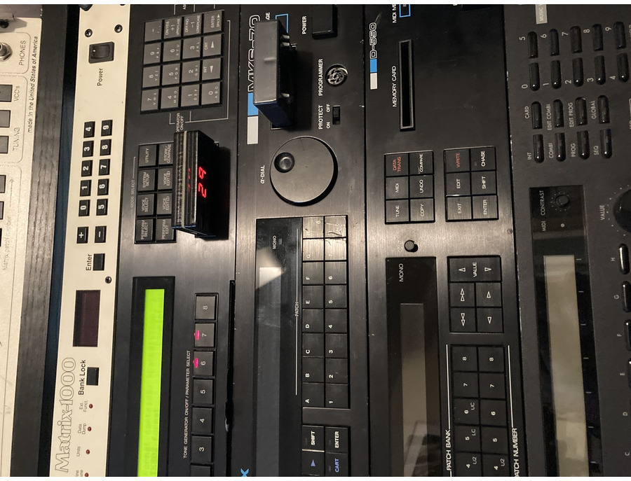 Roland D-550 - What To Know & Where To Buy | Equipboard