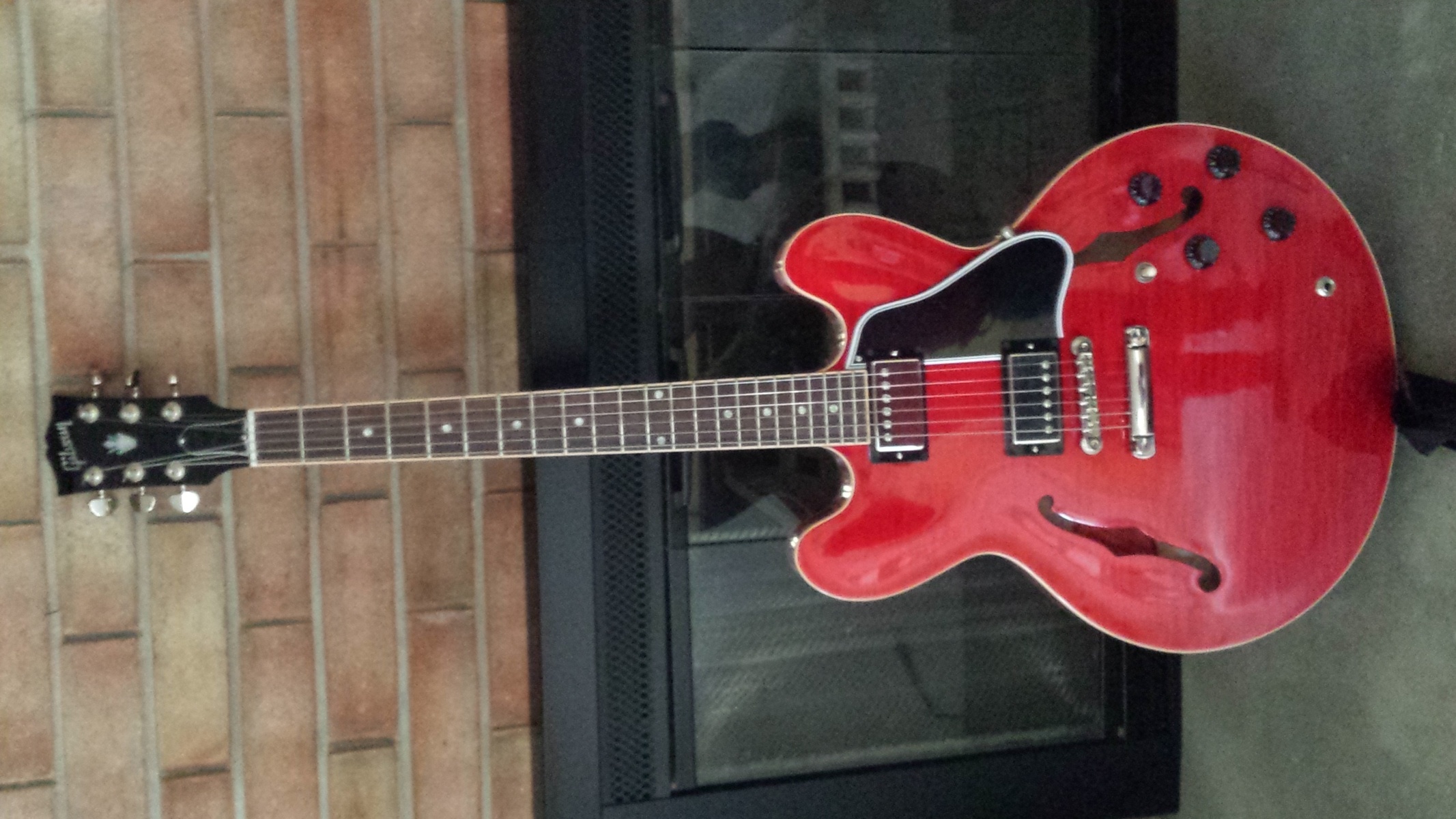 Gibson ES-335 Electric Guitar | Equipboard®