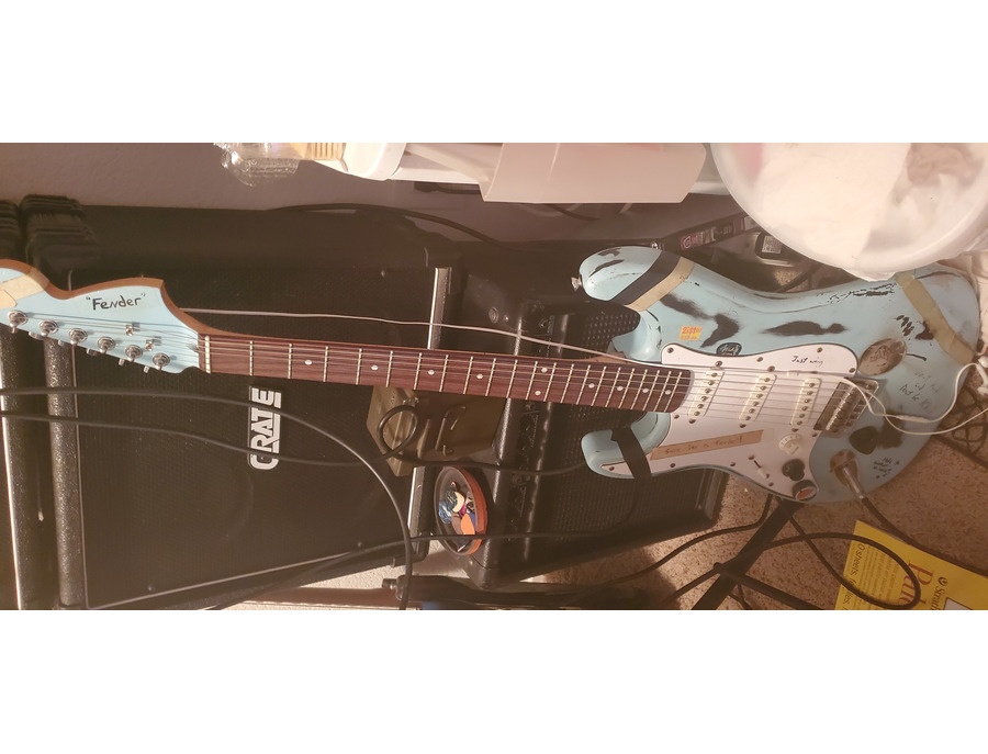 Squier Left-Handed Stratocaster Standard - What To Know & Where To Buy ...