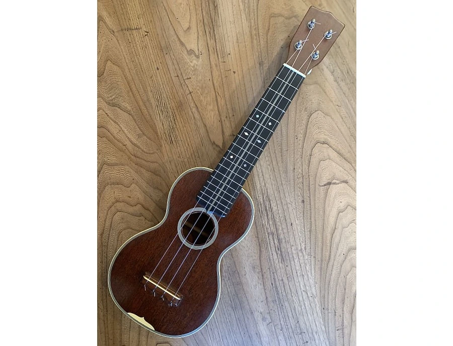 Martin Style 3 Mahogany Soprano Ukulele with Front Headstock Logo ...