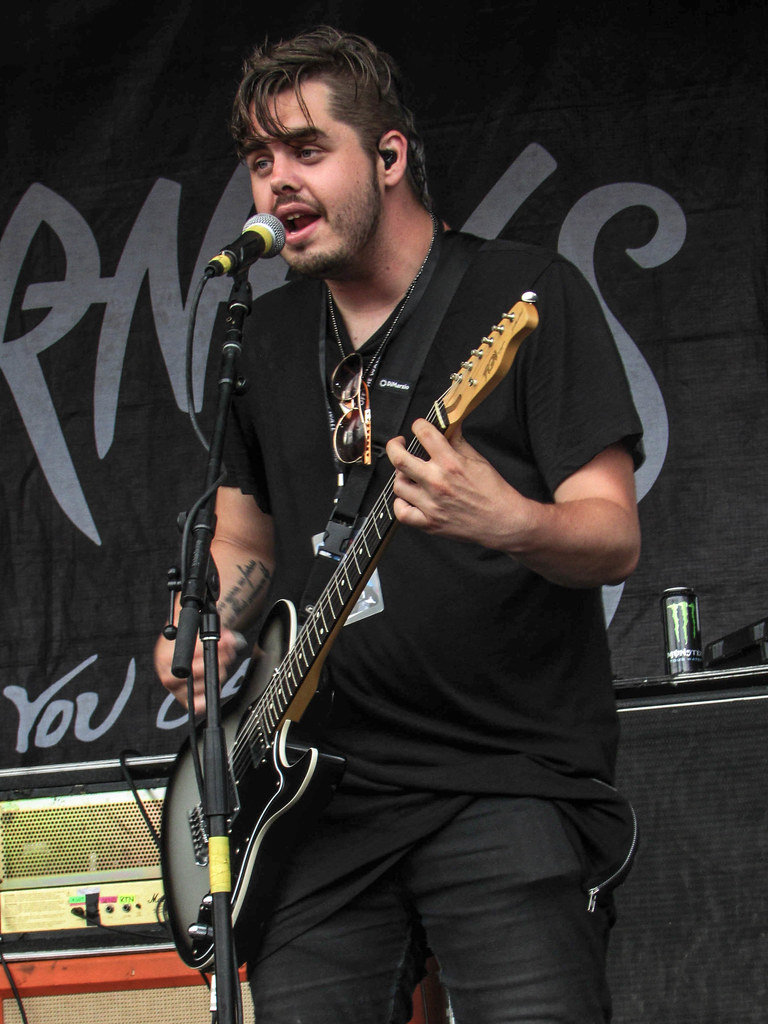 Zach DeWall, Set It Off Guitarist Gear | Equipboard