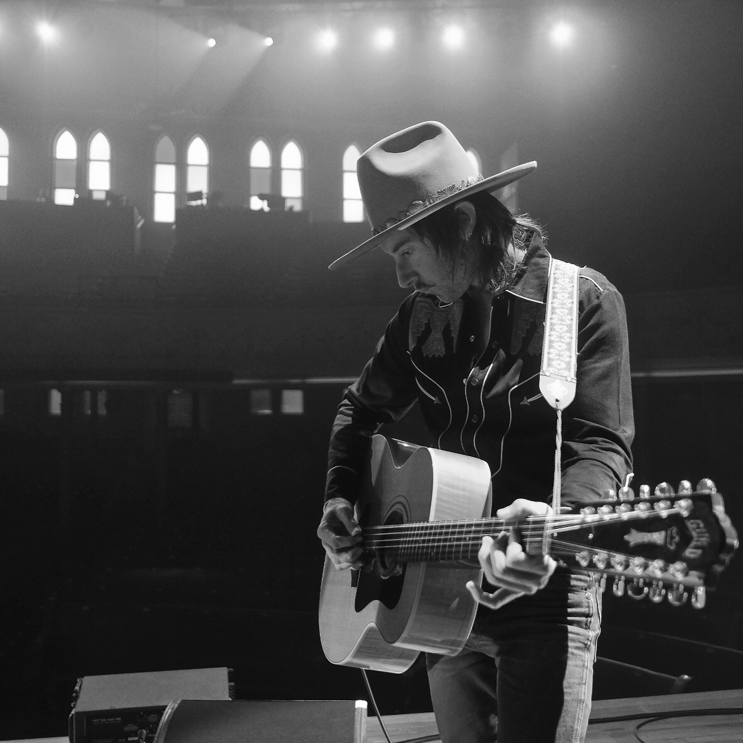 Jess Carson, Midland Singer & Guitarist Gear | Equipboard