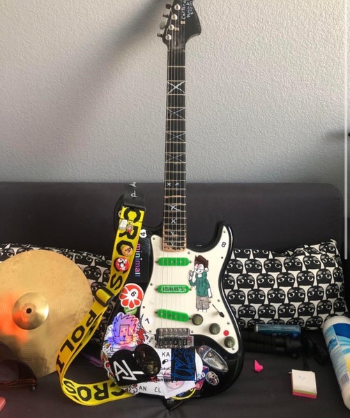 Starcaster by Fender Stratocaster - What To Know & Where To Buy ...