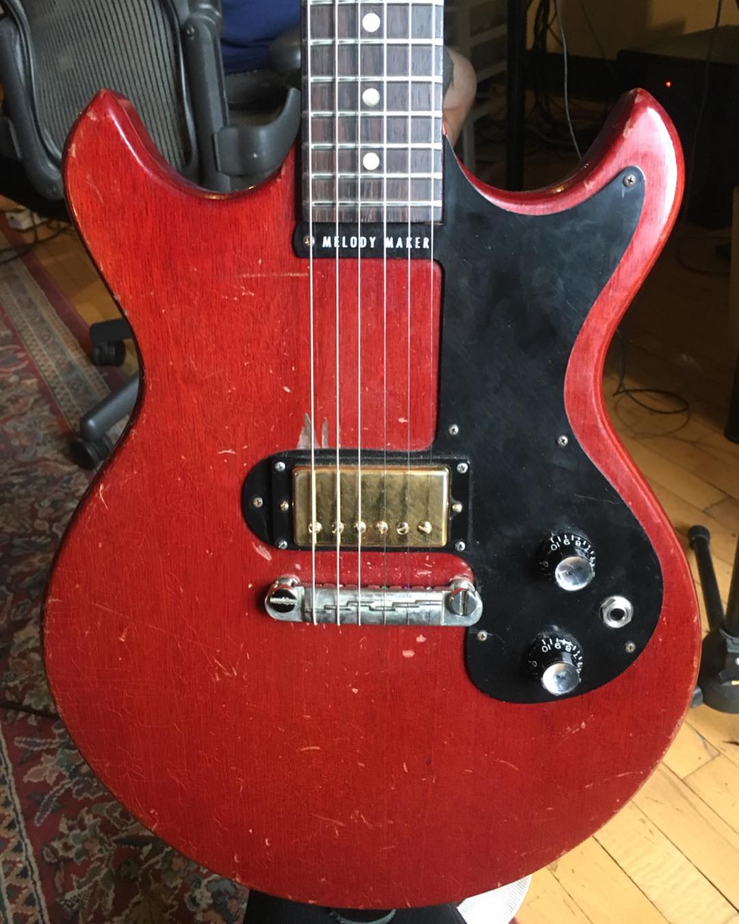 Jen Razavi, The Bombpops Singer & Guitarist Gear | Equipboard