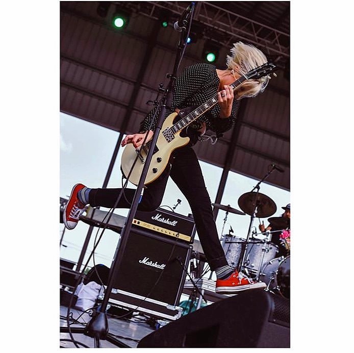Poli van Dam, The Bombpops Singer & Guitarist Gear | Equipboard