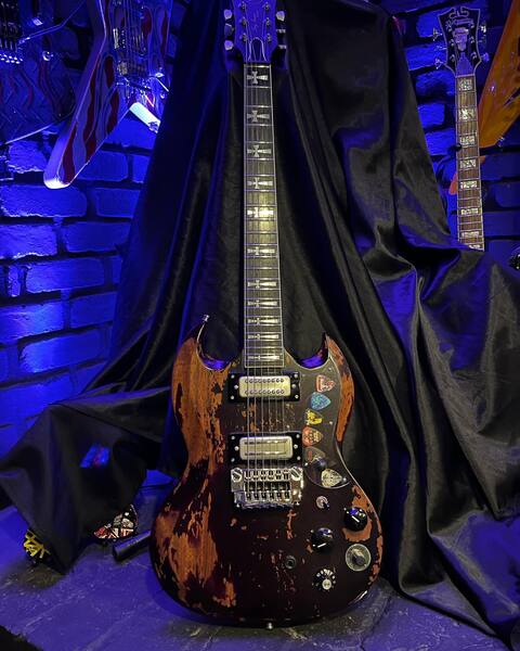 JayDee Custom Guitars Custom SG "No.1/Old Boy" - What To Know & Where ...