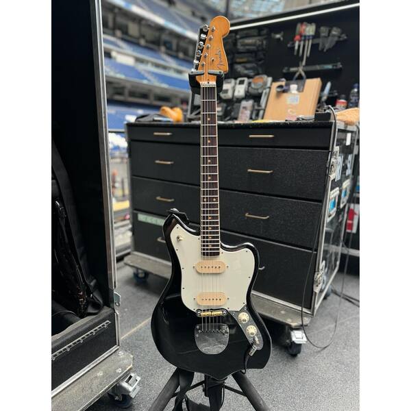 Fender Maverick Electric Guitar - What To Know & Where To Buy | Equipboard