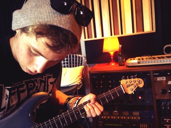 Ernie Ball Music Man Luke Guitar - What To Know & Where To Buy | Equipboard
