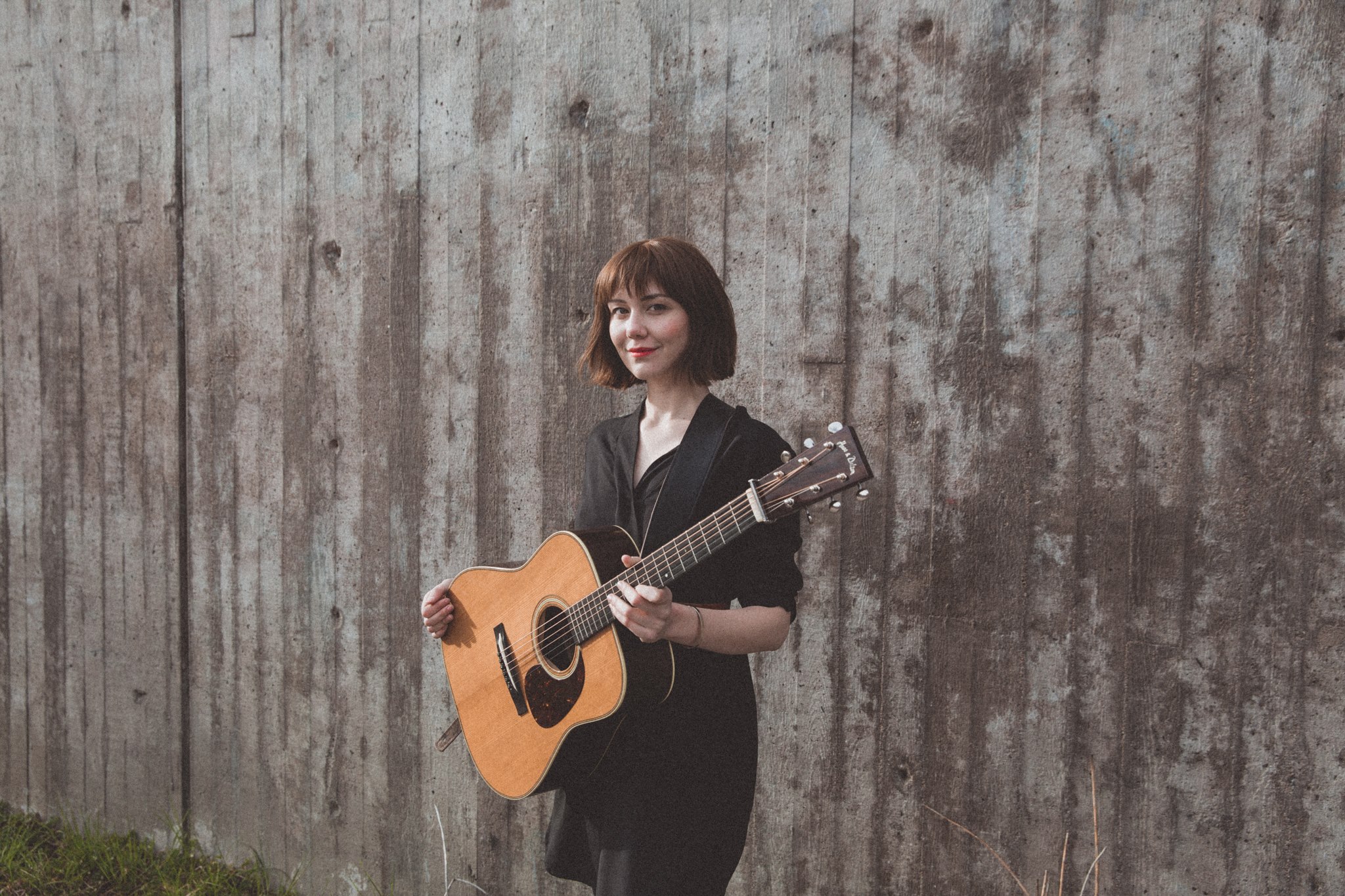 Molly Tuttle, ♀♀♀♀: The Collaboration Singer & Guitarist Gear | Equipboard