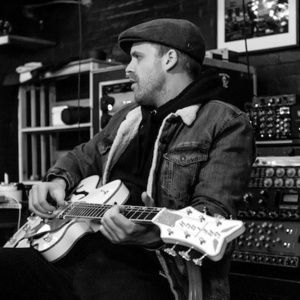 Ian Perkins, The Horrible Crowes Guitarist Gear | Equipboard